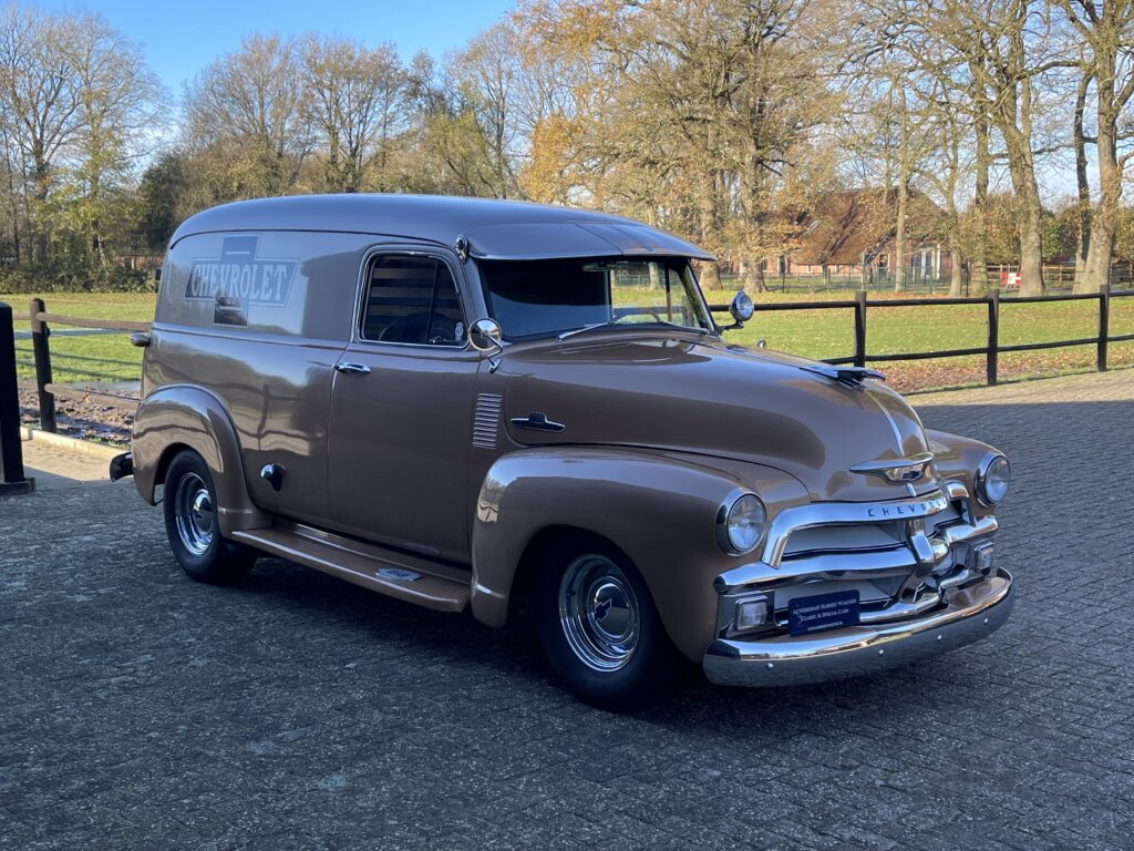 1955 Chevrolet Panel Van V8 - Autobedrijf Robert Wagner